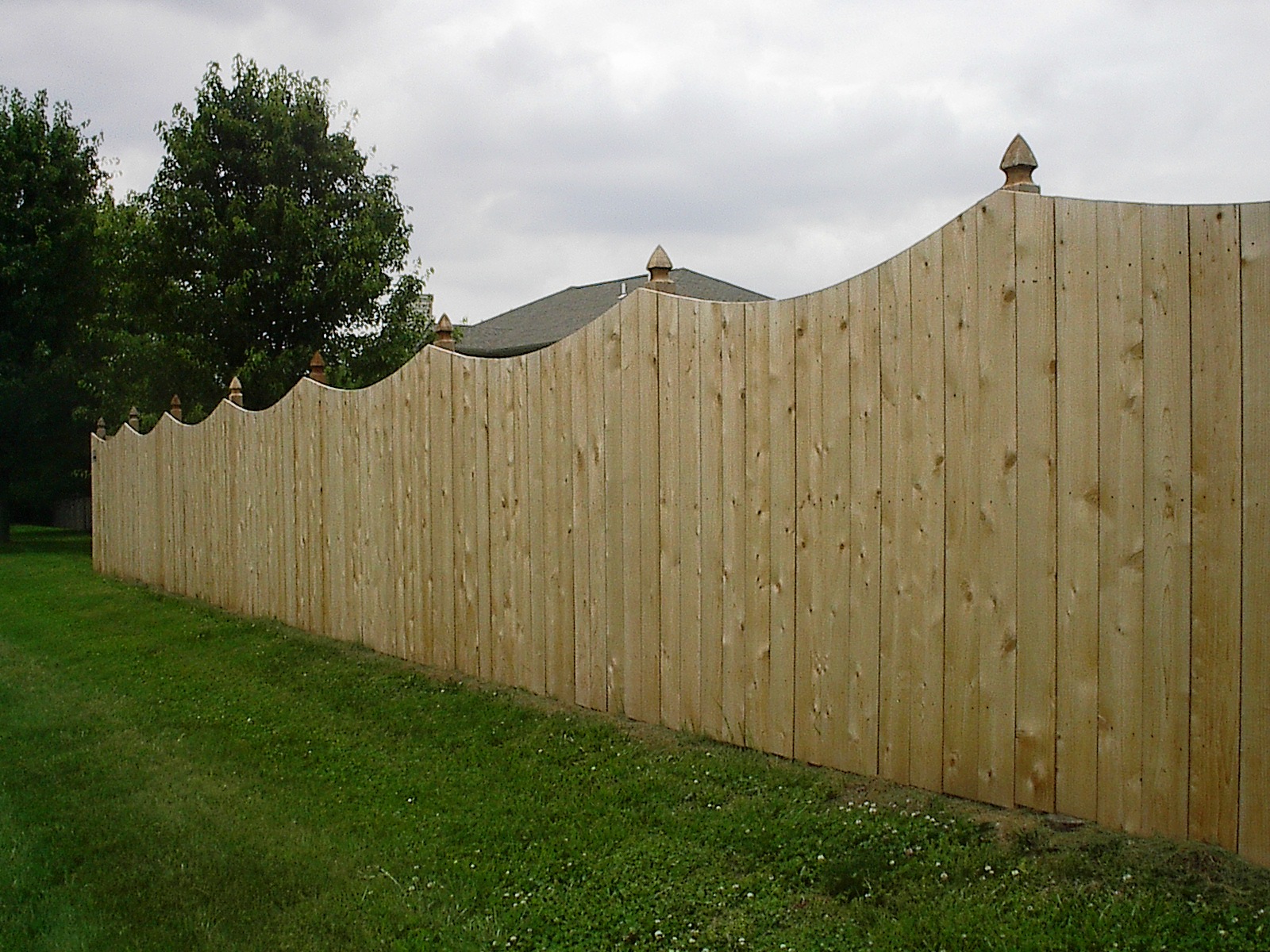 6' tall swoop priv gothic | Deck and Fence Services
